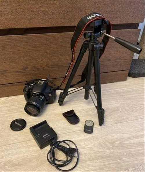 Зеркальный фотоаппарат Canon 600D + пульт и штатив