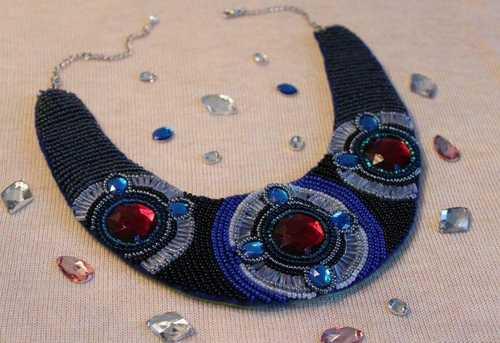 Ожерелье из фетра, кабошонов и бисера handmade