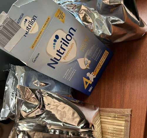 Nutrilon premium 4 900г