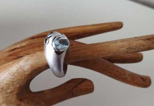 Авторское серебряное кольцо с топазом