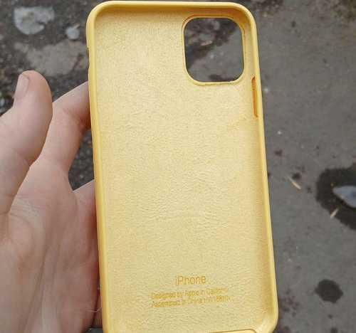 Чехол на iPhone 11