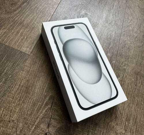 iPhone 15, 256 ГБ