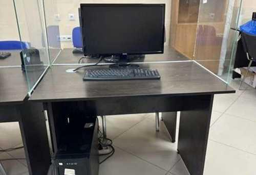 Компьютерный стол с перегородками из стекла