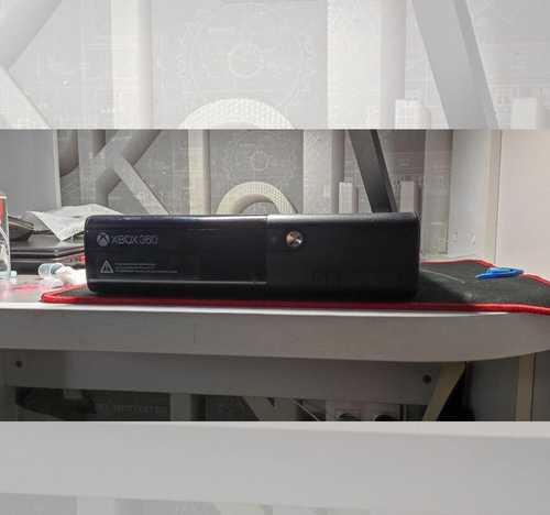 Xbox 360 е slim