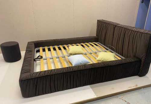 Кровать двухспальная лофт шарпей