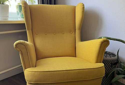 Кресло IKEA (икеа) страндмон желтое