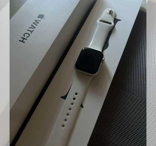 Часы apple watch se 40mm