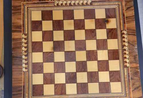 Шахматная доска столик деревянный