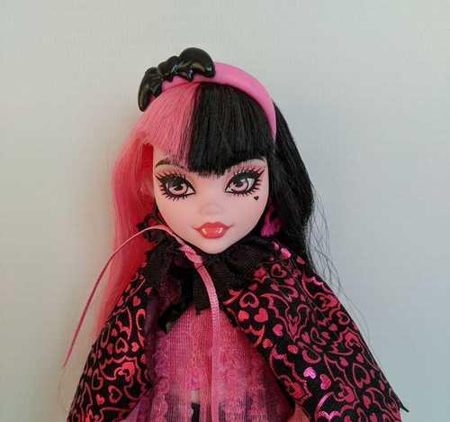 Monster High Draculaura Day Out
