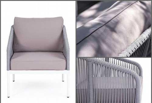 Плетеное кресло из искусственного ротанга