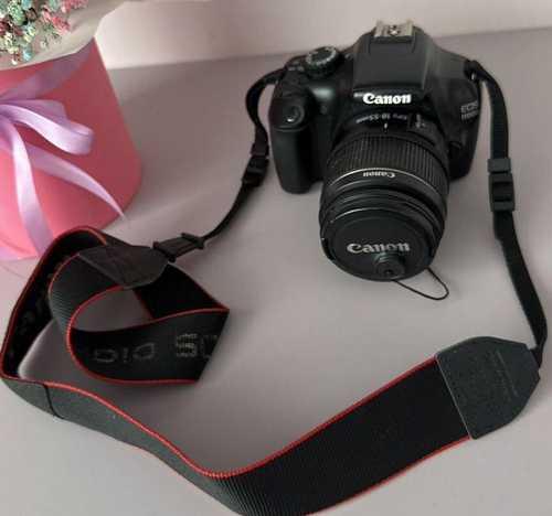 Зеркальный фотоаппарат Canon 1100D