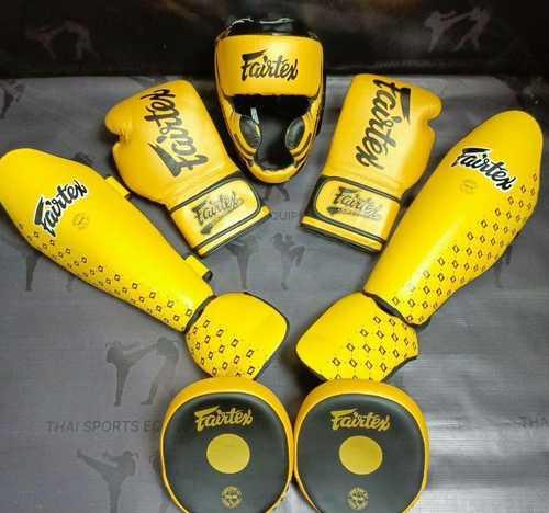 Боксерский шлем Fairtex