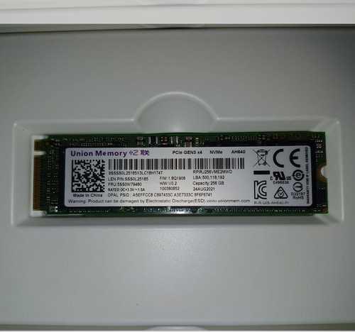 Почти новый ssd 256 gb M.2