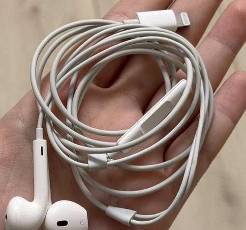 Наушники apple earpods с разъемом lightning