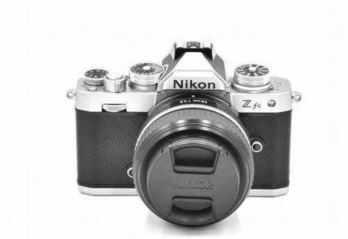 Камера Nikon Z fc + 28mm f/2.8 SE (состояние 5)
