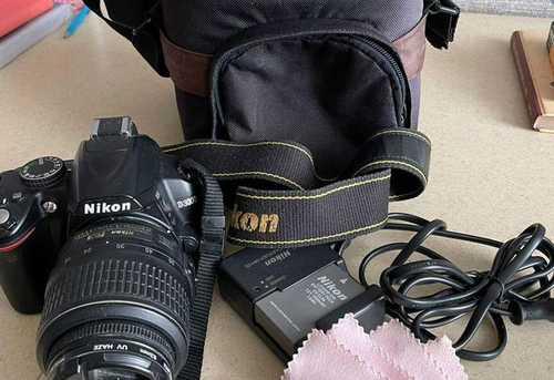 Продам фотоаппарат Nikon D3000
