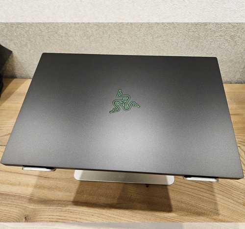 Razer Blade 15 (i7-13800HX/16GB/1TB/4070)