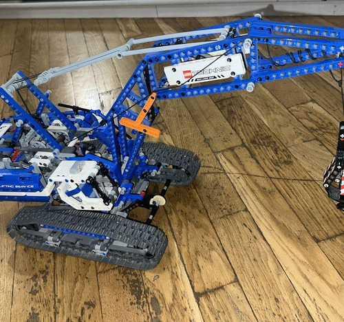 Конструктор lego technic Гусеничный кран 42042