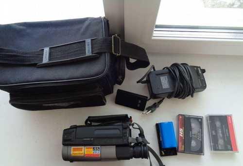 Видеокамера Sony Handycam CCD-TR502E