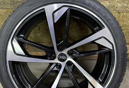 Оригинальные колеса на Audi Q7 4M R22
