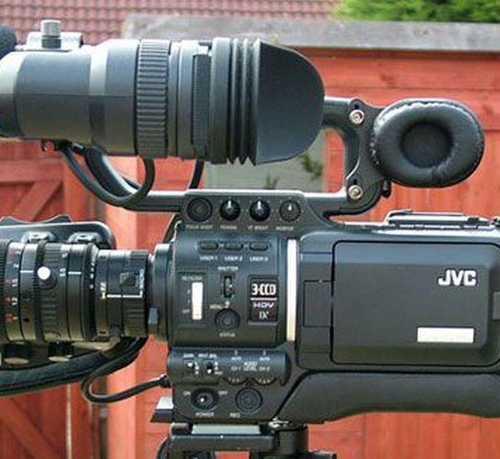 Видеокамера JVC GY-HD100