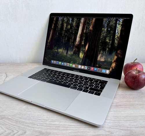 MacBook Pro 15" 2018 i7 16Gb SSD 256Gb RP 4Gb
