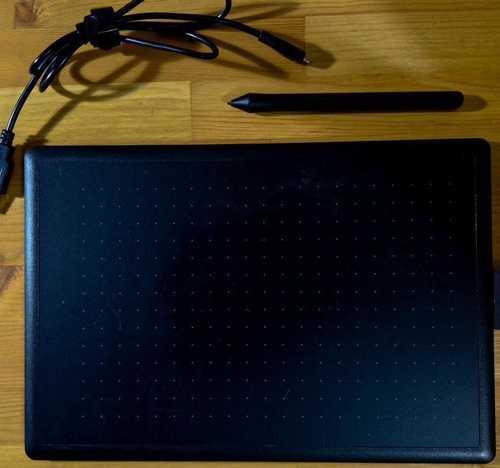 Графический планшет Wacom One M