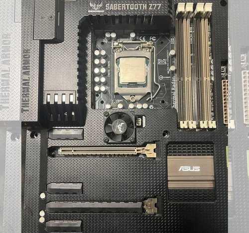 Asus sabertooth z77 (LGA 1155)