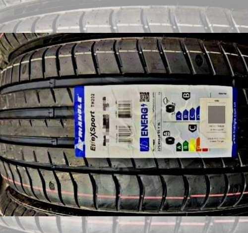 Triangle EffeXSport TH202 235/35 R19 и 265/30 R19 93Y