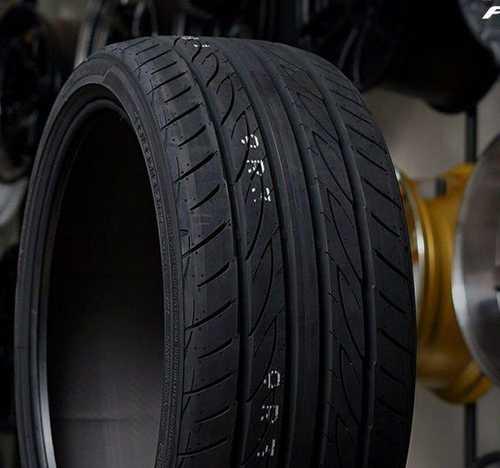 Yokohama Advan Fleva V701 255/35 R19 96W