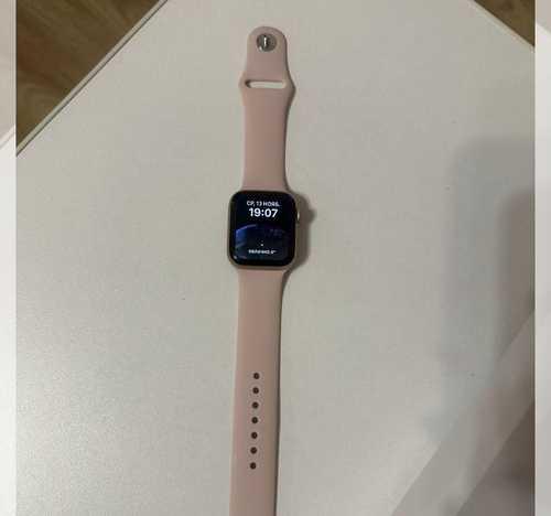 Часы apple watch se 40 mm