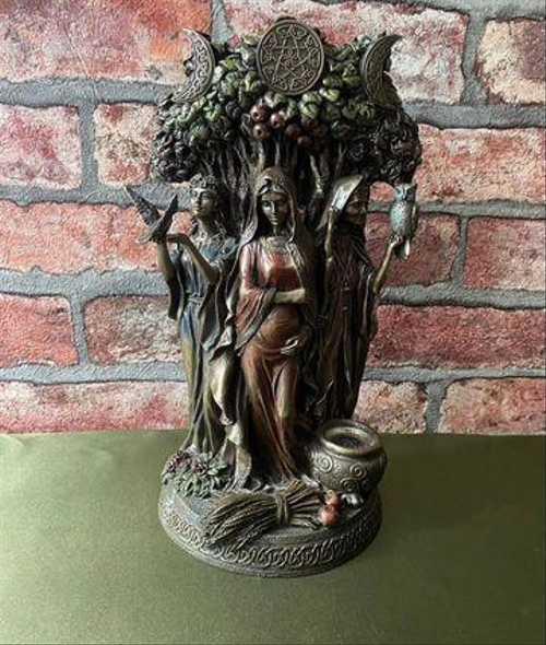 Алтарная статуэтка "Дева, Мать и Старуха"