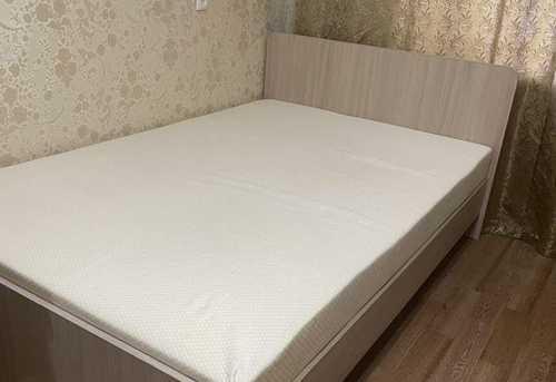 Кровать двухспальная с матрасом новая