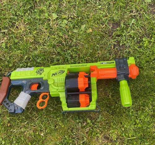 Nerf Zombie Strike dominator