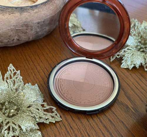 Бронзирующая пудра Clarins