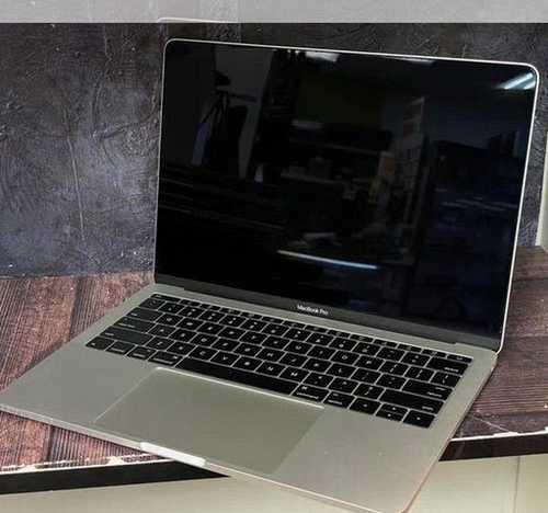 Ноутбук Apple MacBook Pro 13 Late 2016