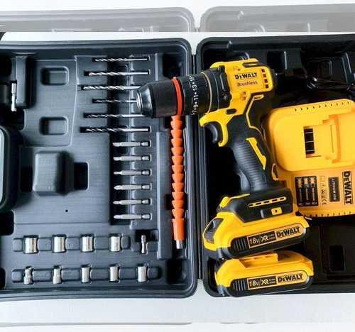 Шуруповерт Dewalt с набором бесщёточный 18V