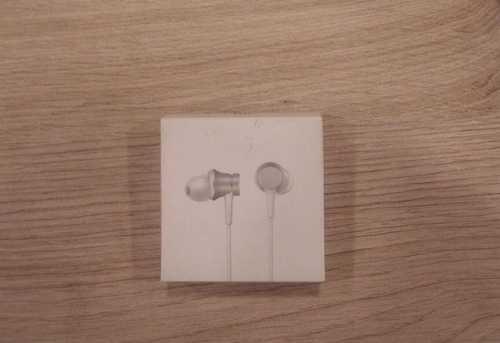 Наушники Xiaomi Mi In-Ear Basic серебристые