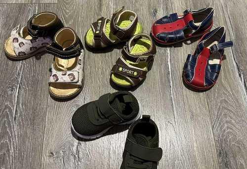 Кроссовки, сандалии детские 20 размер