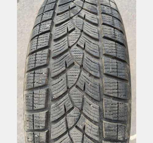 Goodyear UltraGrip Performance  SUV 225/65 R17