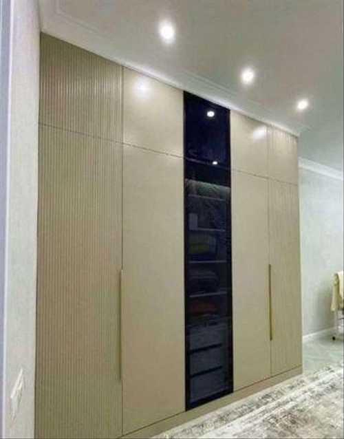 Шкаф с распашными дверьми в гостиную т2011в79