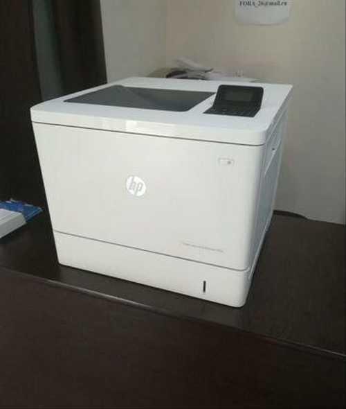 Цветной принтер HPColor LaserJet Enterprise M552dn