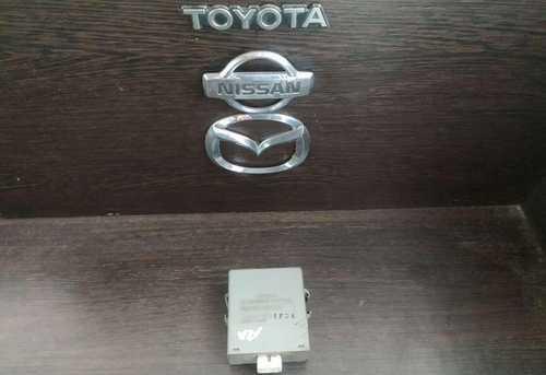 Блок управления рулевой рейкой Тойота Camry VZV33