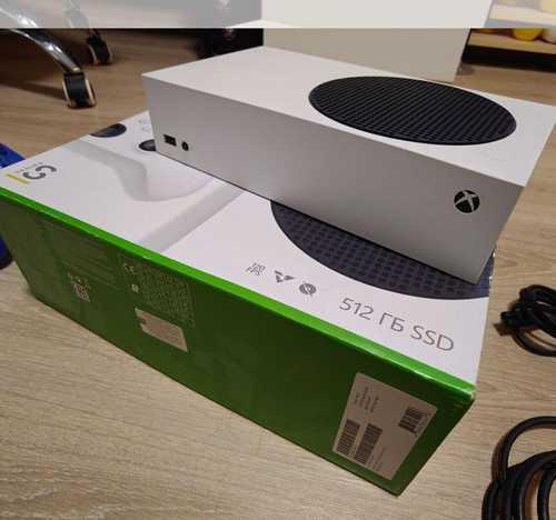 Xbox series s 512gb + 2 геймпада