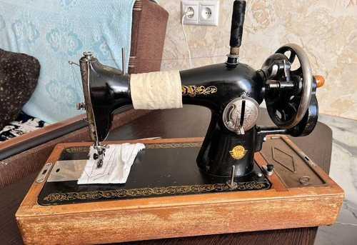 Машинка рабочая швейная