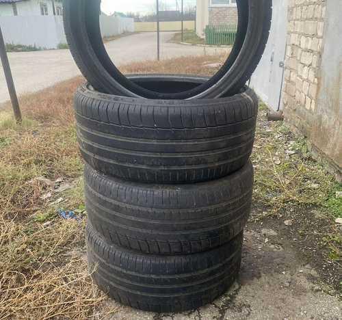 Accelera 651 215/35 R18 19B