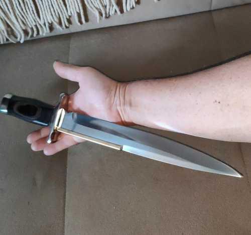 Нож из ф Неудержимые-2 Gil Hibben и др