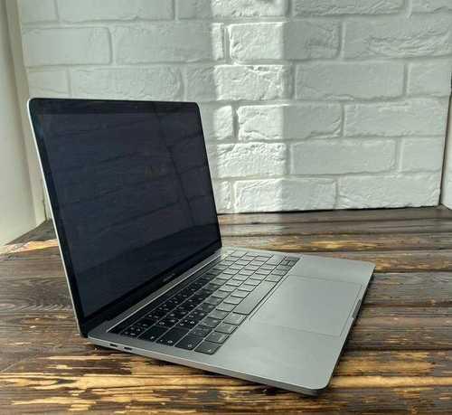 Apple MacBook Pro 13inch 2019 (i5/8гб/256гб)