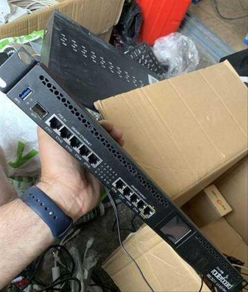 Mikrotik RouterBoard rb3011uias-rm