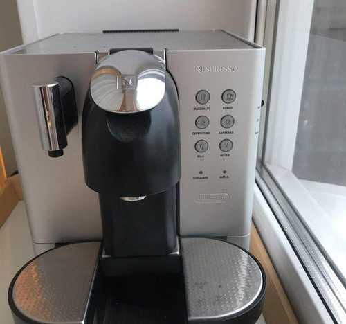 Кофеварка капсульная nespresso